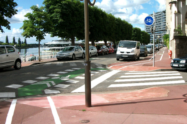 Trottoirs partagés : les bonnes pratiques dont peut s'inspirer l'hexagone