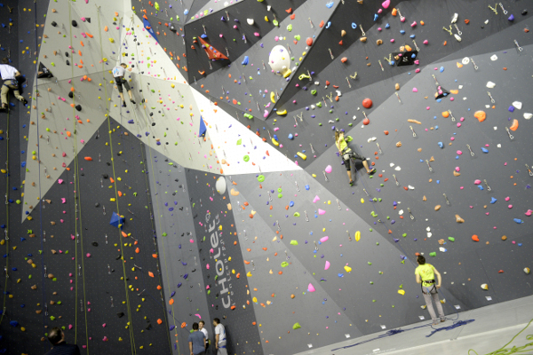 À Cholet, l'escalade prend de la hauteur