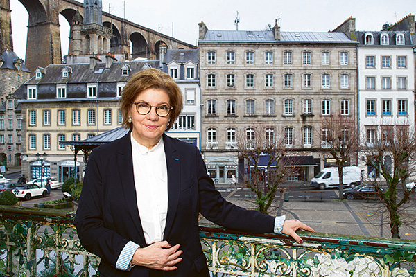Agnès Le Brun, entre deux mondes