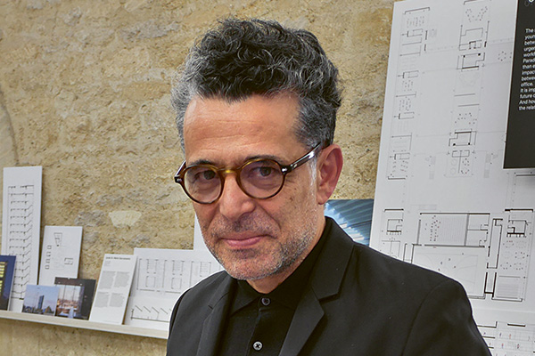 « L’architecture de certains établissements scolaires publics peut ...