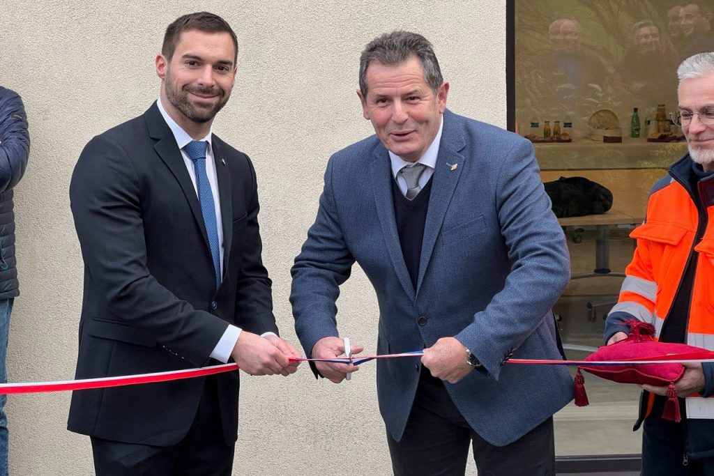 Les députés RN se fondent dans le paysage local